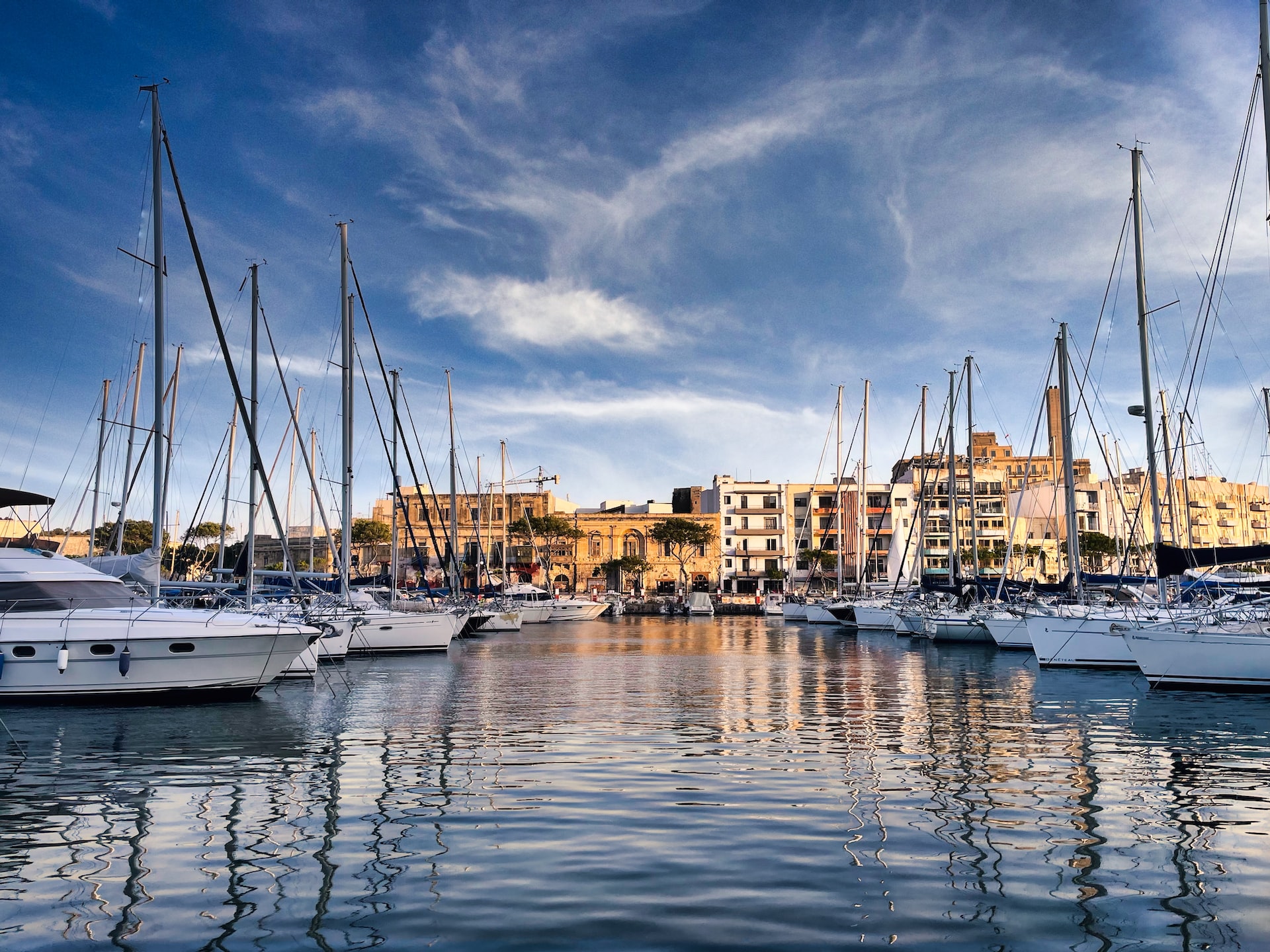 Best places to sail in the world including sightseeing | go4boats.com
